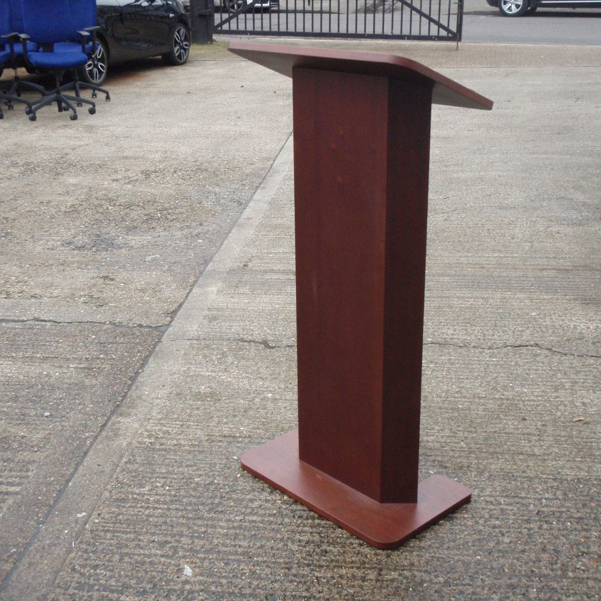 Dark Walnut Lectern – Park Royal Office Furniture